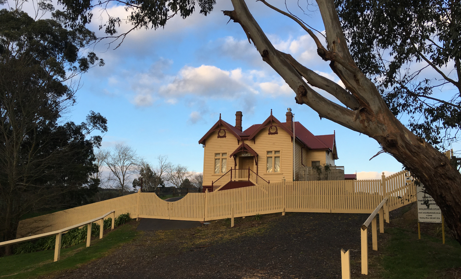 Historical Icons: Jeetho Hall